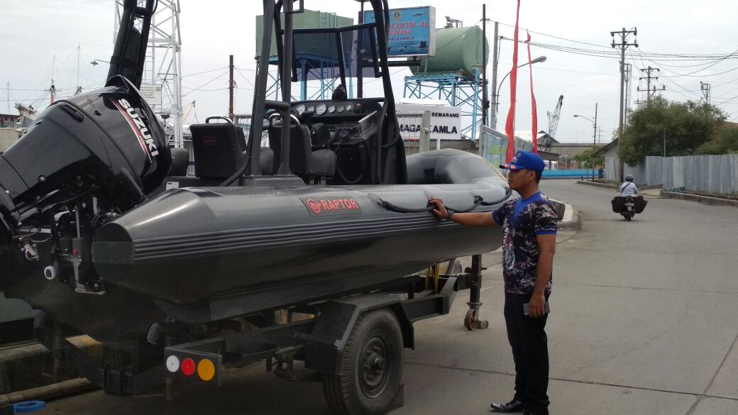 Jelang Peresmian Penggunaan, Kapal RIB Ditpolair Dibersihkan - Tribrata ...