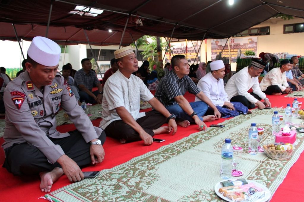 Pisah Sambut Komandan Kompi, Brimob Surakarta Gelar Bukber - Tribrata ... Pisah Sambut Komandan Kompi, Brimob Surakarta Gelar Bukber - Tribrata ...