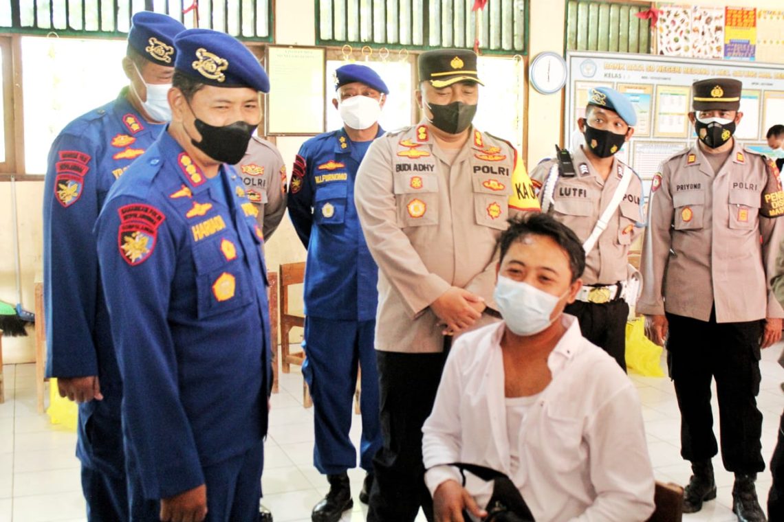 Ditpolairud Polda Jateng Gelar Program Vaksinasi Booster Presisi di SD Negeri Bedono 1 ...