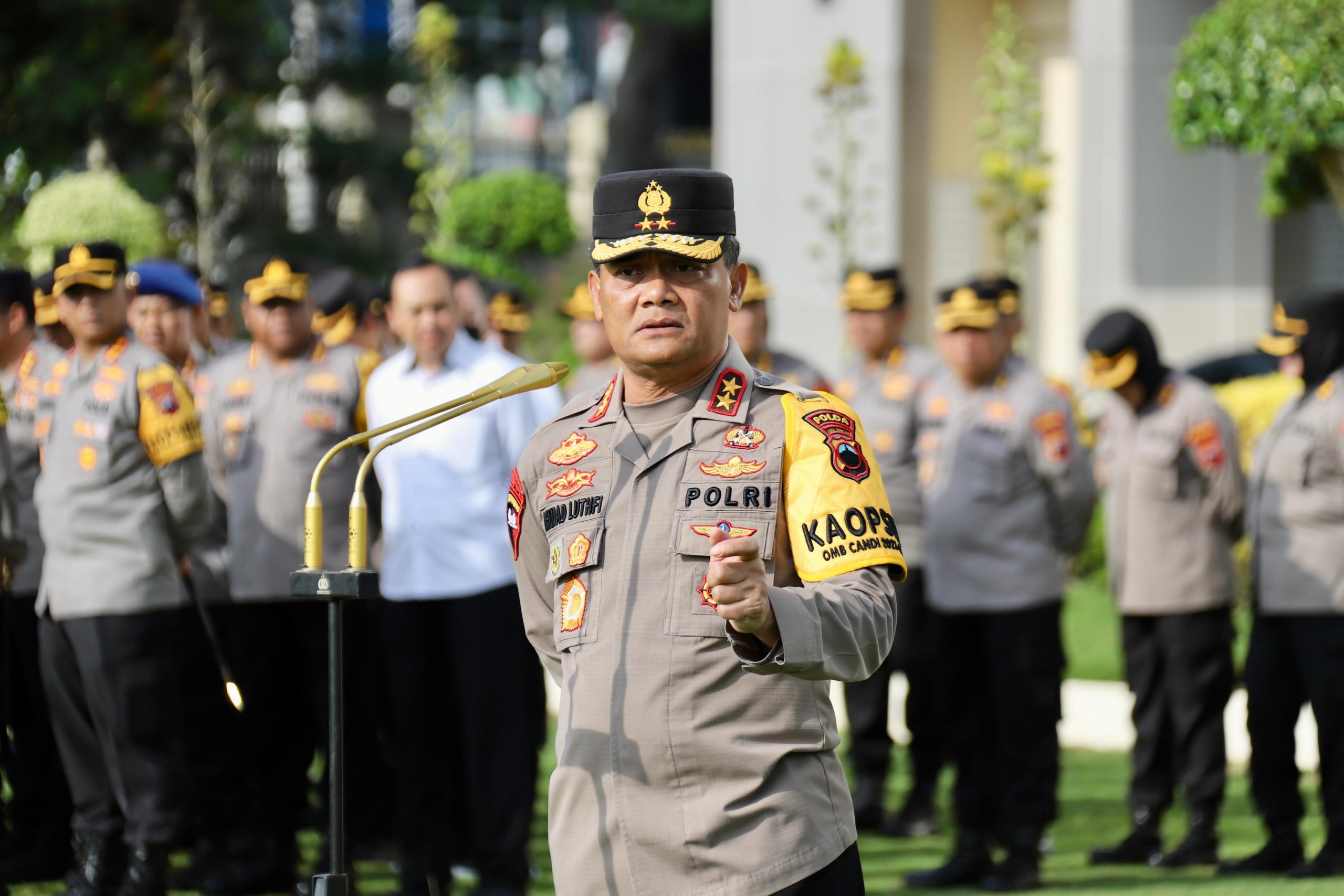 Kapolda Jateng Mengeluarkan Buku Saku Pedoman Netralitas anggota Polri dalam Pemilu 2024 ...